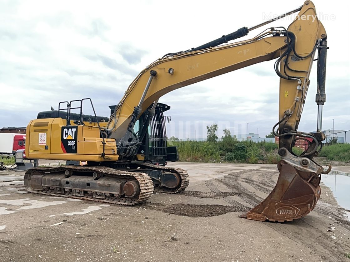 Caterpillar 330FLN with OQ-80 quickcoupler and bucket bager guseničar