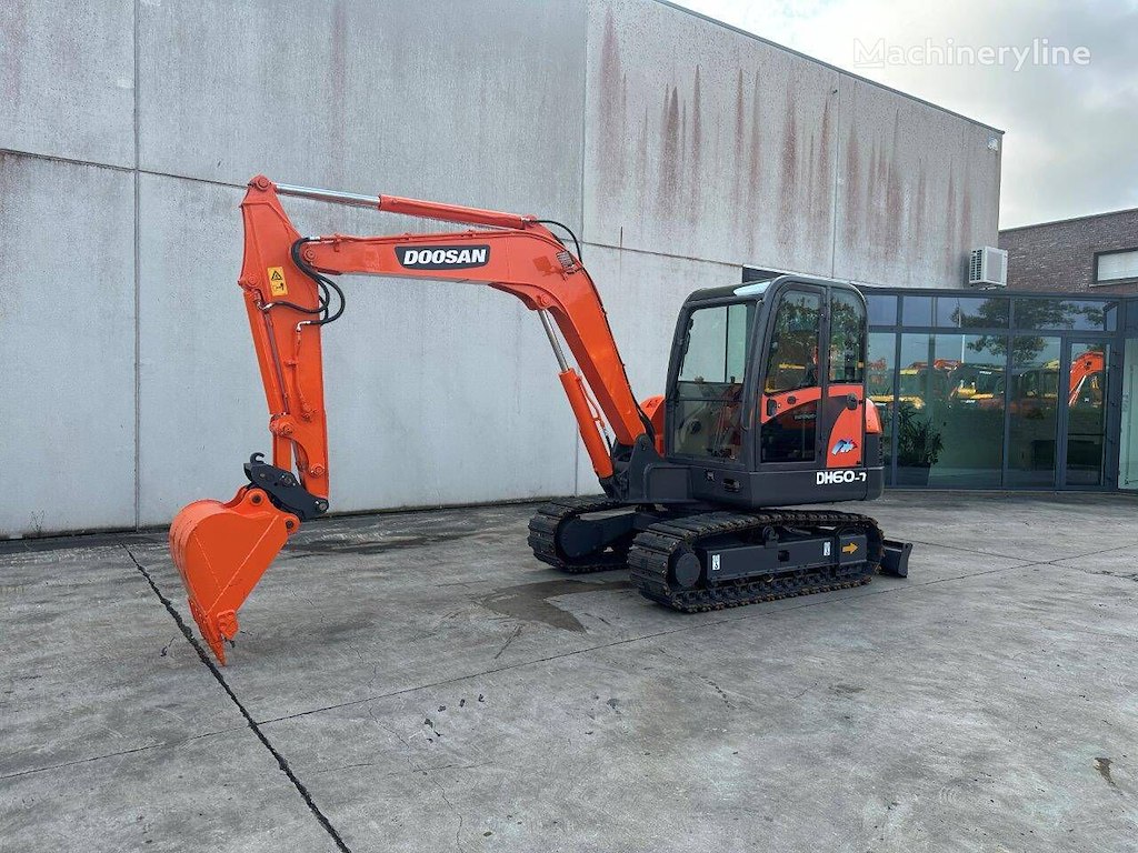 Prodaje se Doosan DH60-7 bager guseničar na aukciji