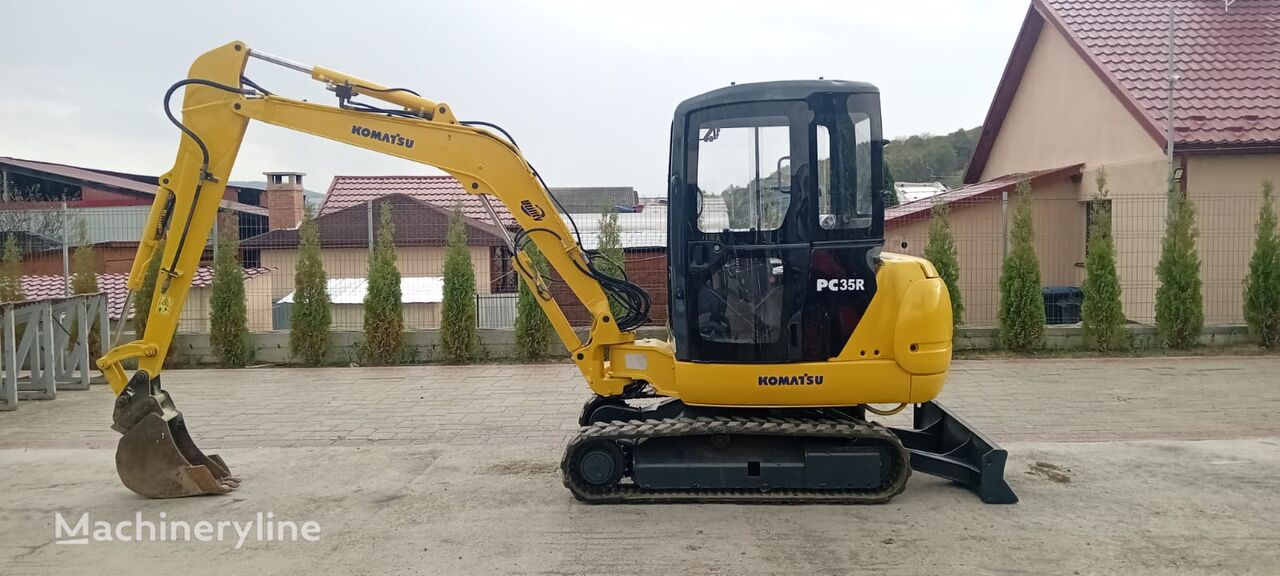 Komatsu mini bager