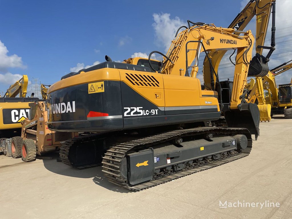 Hyundai R225LC-9T bager guseničar