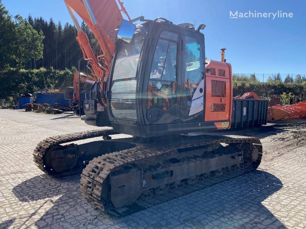 Hitachi ZX 225 US LC-6 bager guseničar