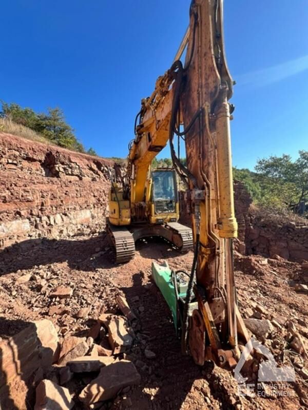 Komatsu PC 138 US-10 bager guseničar