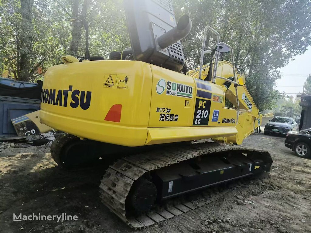 Komatsu PC210LC bager guseničar