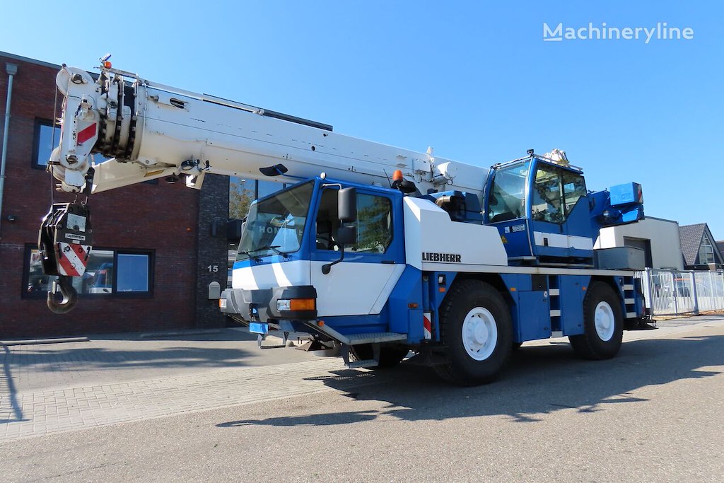 Liebherr LTM 1040-2.1 pokretna dizalica