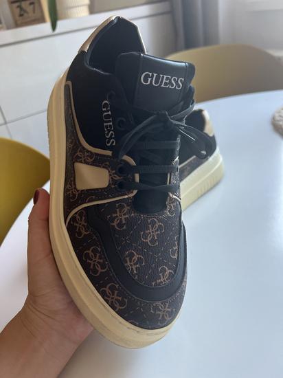 Guess patike 41