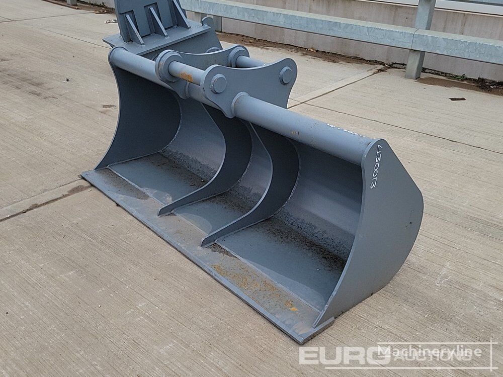 Prodaje se 70" Ditching Bucket 65mm Pin to suit 13 Ton Excavator sejalnu kašiku na aukciji