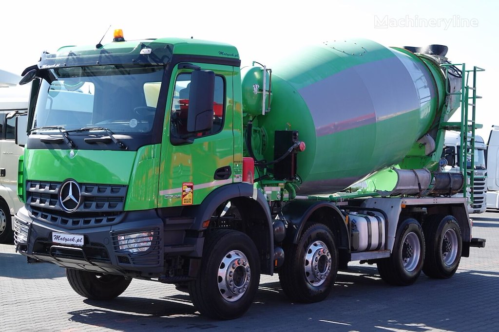 Putzmeister na šasiji Mercedes-Benz AROCS 3240 / 8x4 / GRUSZKA / PUTZMEISTER / 9m3 / BETONOMIESZARKA kamion s mešalicom za beton