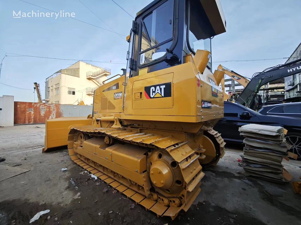 Caterpillar D5K buldožer