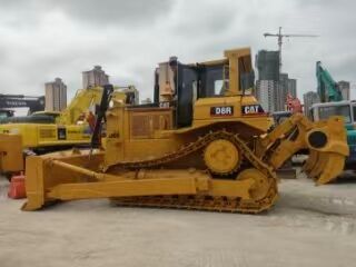 Caterpillar D8R buldožer