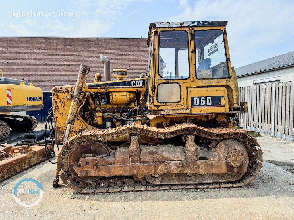 Caterpillar D6D buldožer