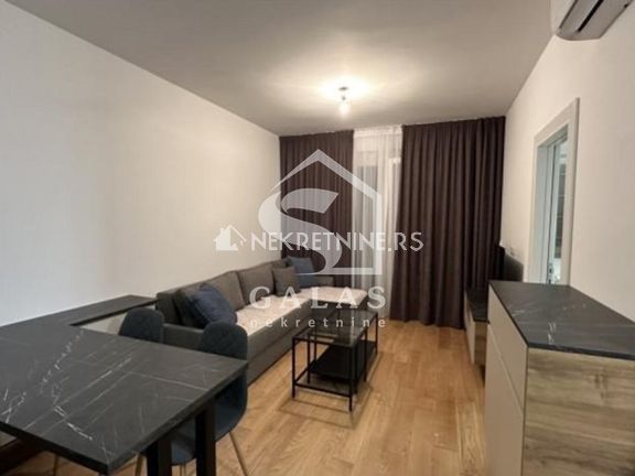 Voždovac, Lekino brdo, 1.5 stan, 40m2, 800 EUR