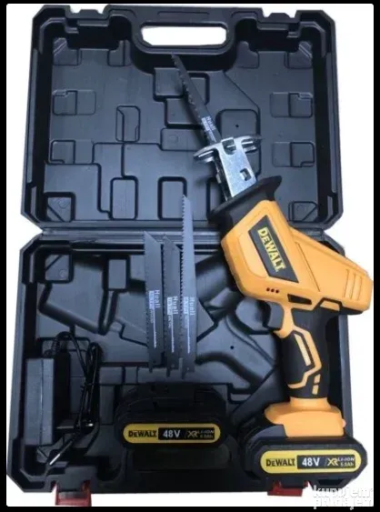 DeWALT testera lisičarka 48V