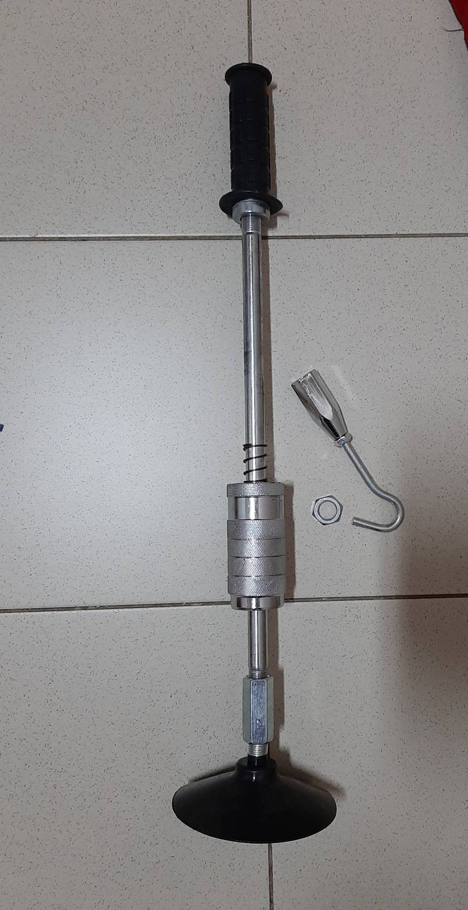 Vakum ispravljač oštete na autu