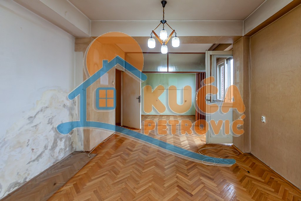 Trosoban stan, 80 m2, Crveni Pevac, Vojvode Mišića ID: p-012403