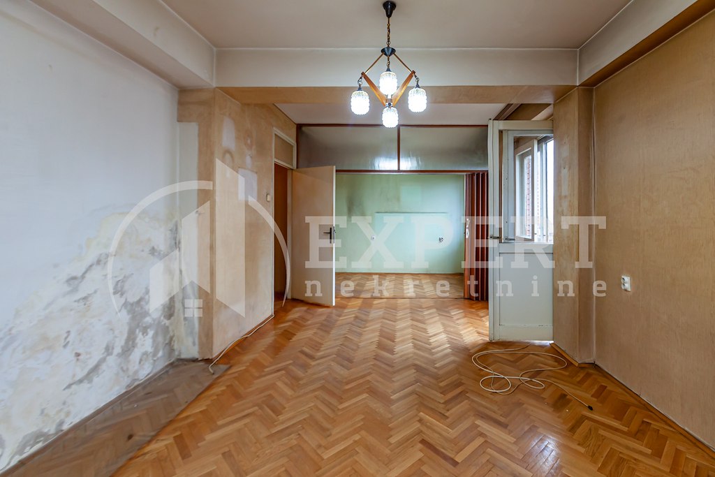 Trosoban stan, 80 m2, Crveni Pevac, Vojvode Mišića ID: p-012403