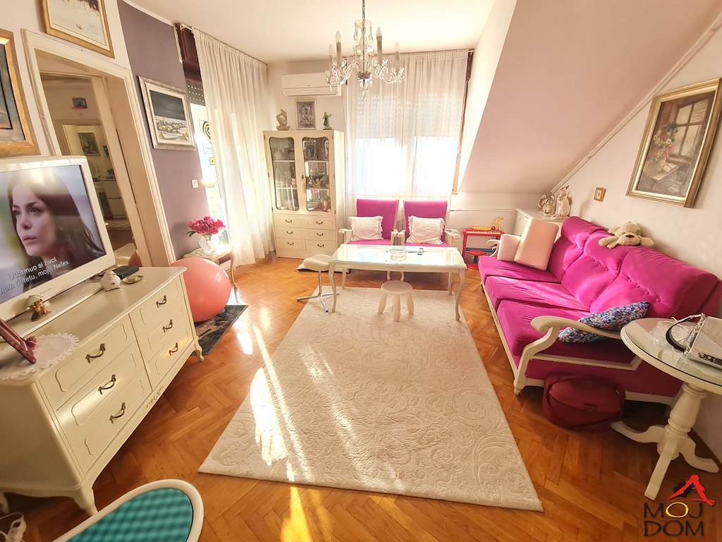 Stan,NOVI SAD,BULEVAR,kv: 59, € 145800, ID: 1029028