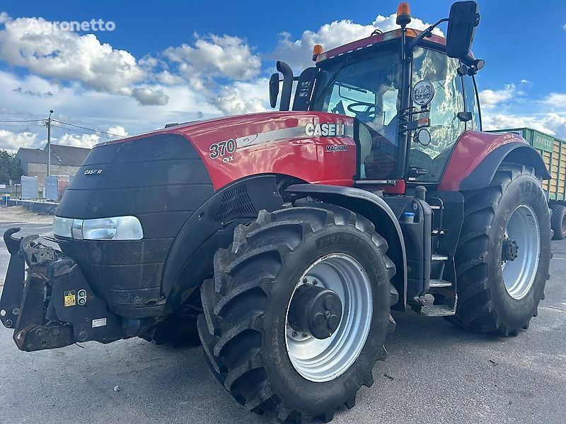 Case IH Magnum CVX 370 traktor točkaš