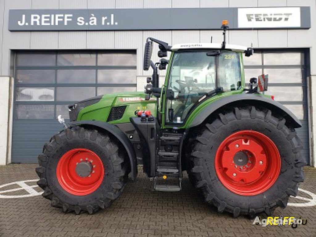 Fendt 726 Vario Gen7 Profi + traktor točkaš