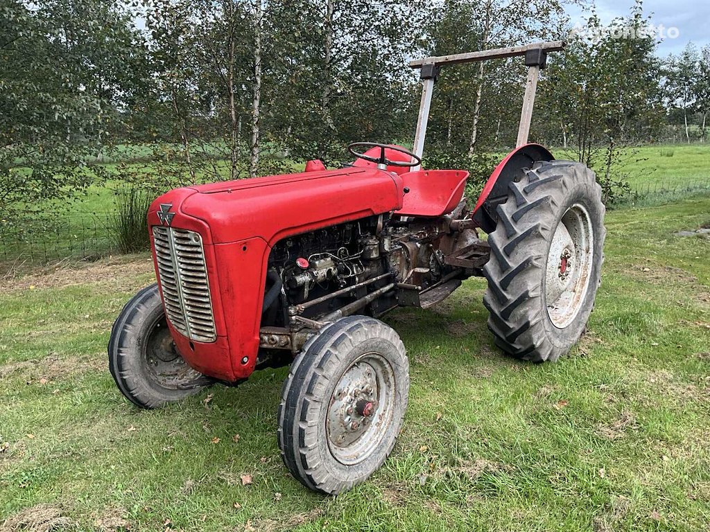 Prodaje se Massey Ferguson 35 traktor točkaš na aukciji