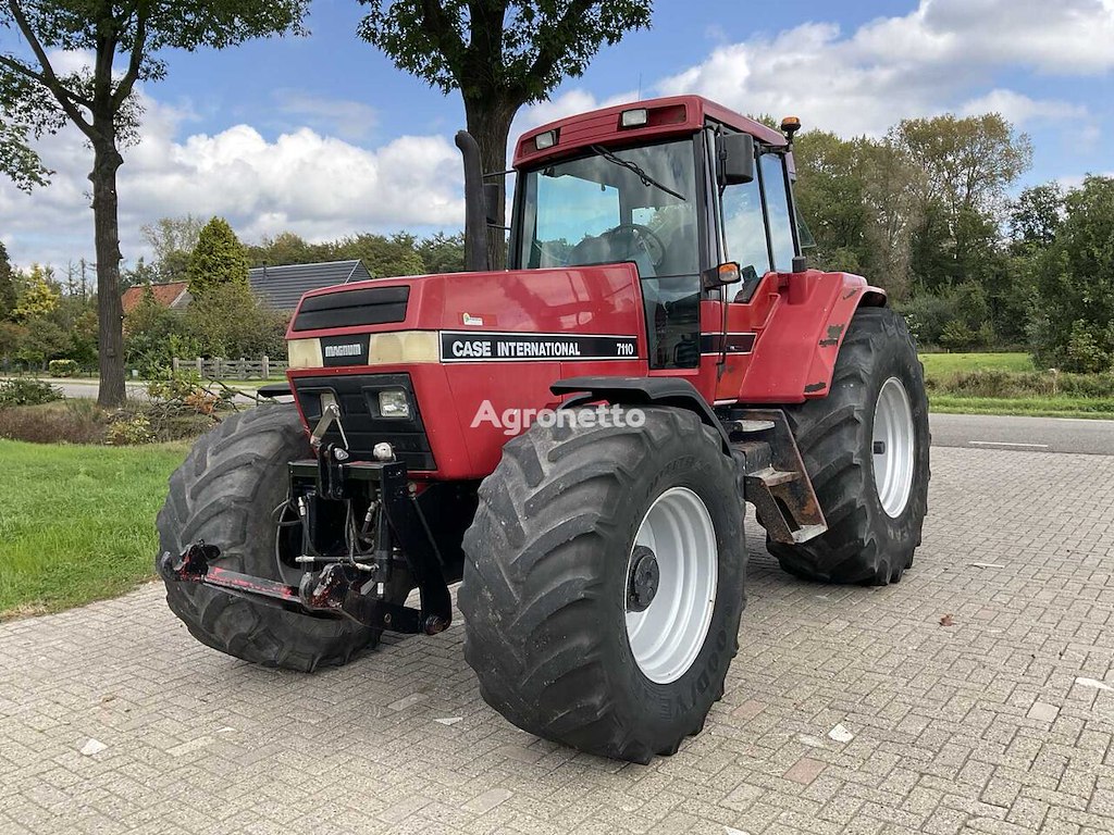 Prodaje se Case IH 7110 traktor točkaš na aukciji