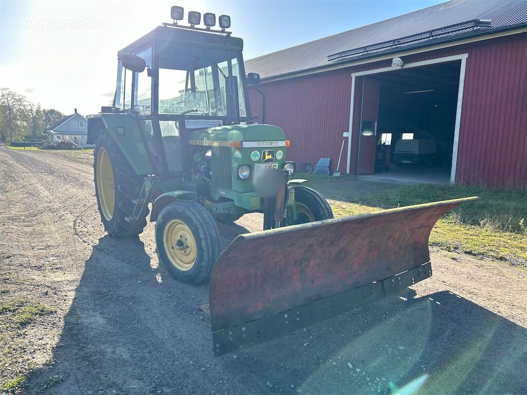 Prodaje se John Deere 2030 traktor točkaš na aukciji