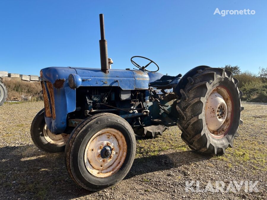 Prodaje se Fordson Dexta traktor točkaš na aukciji