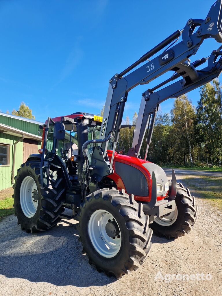 Valtra A93 traktor točkaš