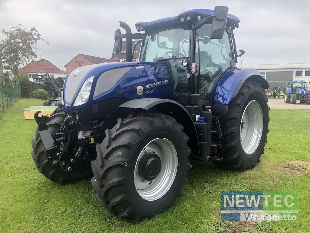 New Holland T 7.225 Auto Command traktor točkaš