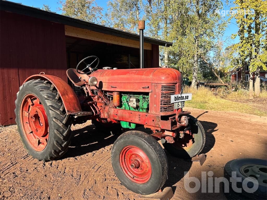 Prodaje se Volvo T33 mini traktor na aukciji