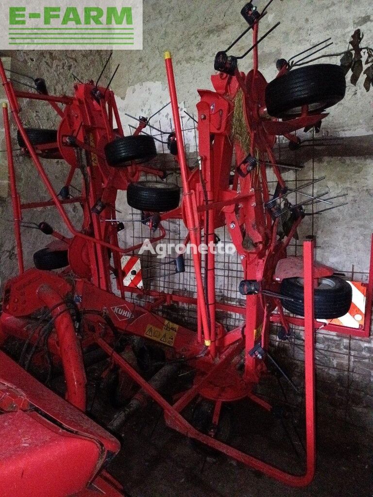 Kuhn gf 8702 prevrtač sena