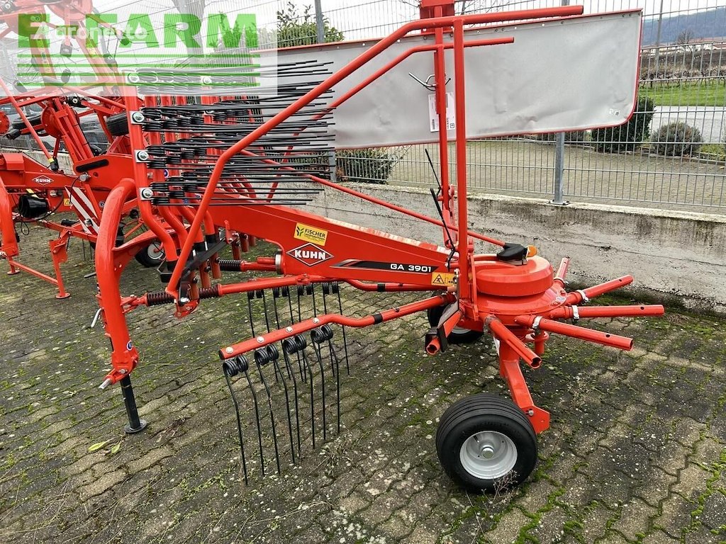 Kuhn ga3901 trakasti formirač otkosa