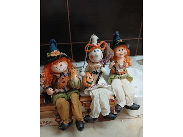 Tri nove figure -iz Nemacke u kutiji-Halloween