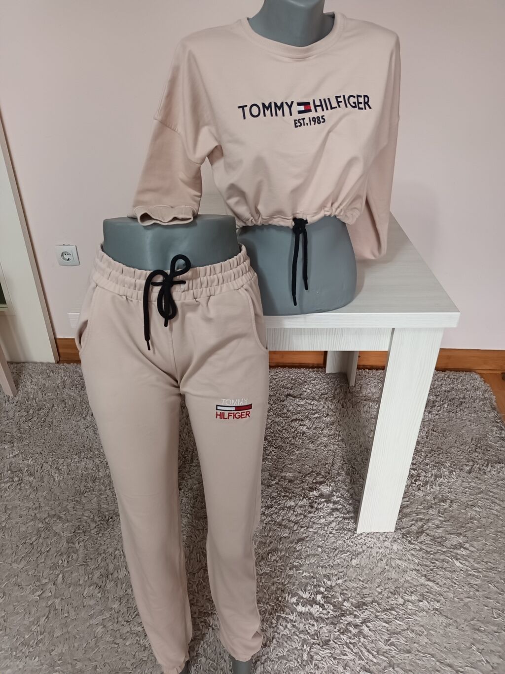 Tommy Hilfiger trenerka vel.s