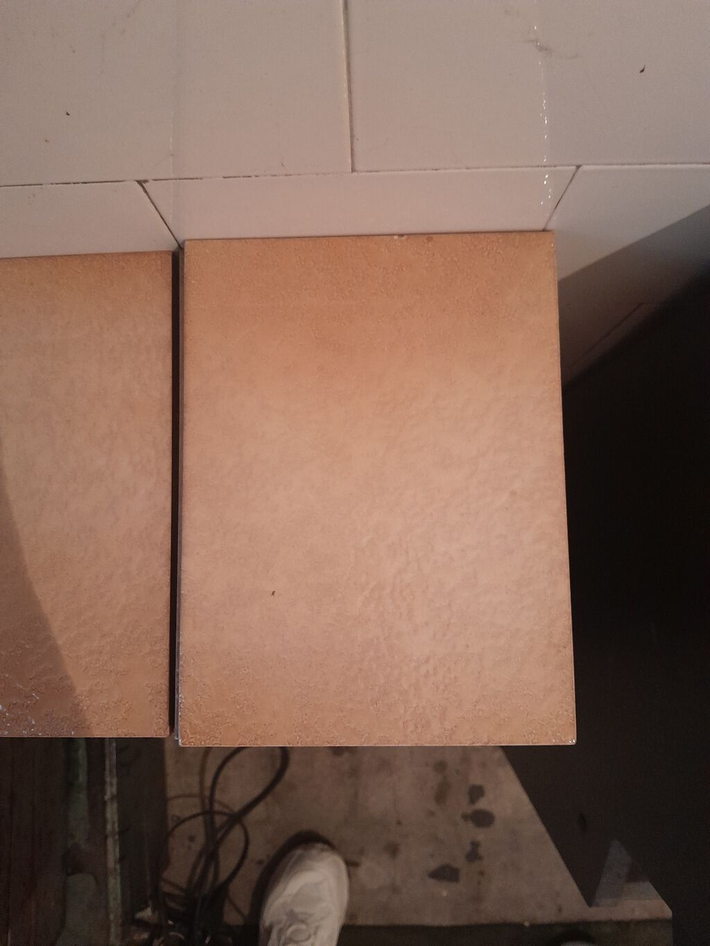 Prodajem pločice dimenzija 10x20 cm. Mogu biti kao podne ali i kao