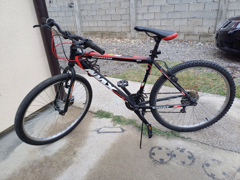 Aggressor max monty bike 18 brzina kupljen nov prosle godine. 90€