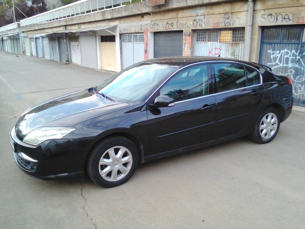 Renault Laguna: 1.5 l | 2010 г. | 190000 km. Hečbek