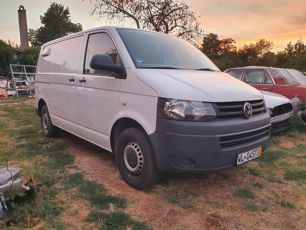 Volkswagen Transporter: 2 l | 2012 г