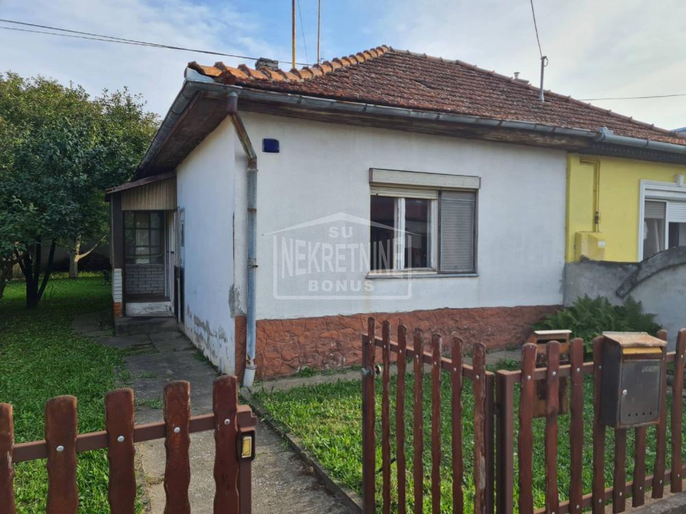 Subotica-Mali Radanovac-kuća sa dva stana u lepom i mirnom kraju ID#1691 44.000 €