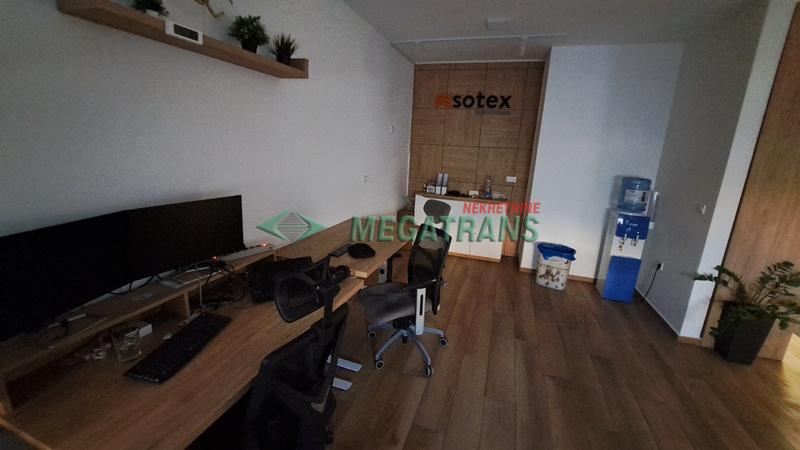 3-soban lux, 100m2 – ZA POSLOVNI PROSTOR 3.sprat (lift) ID#1654 1.100 €