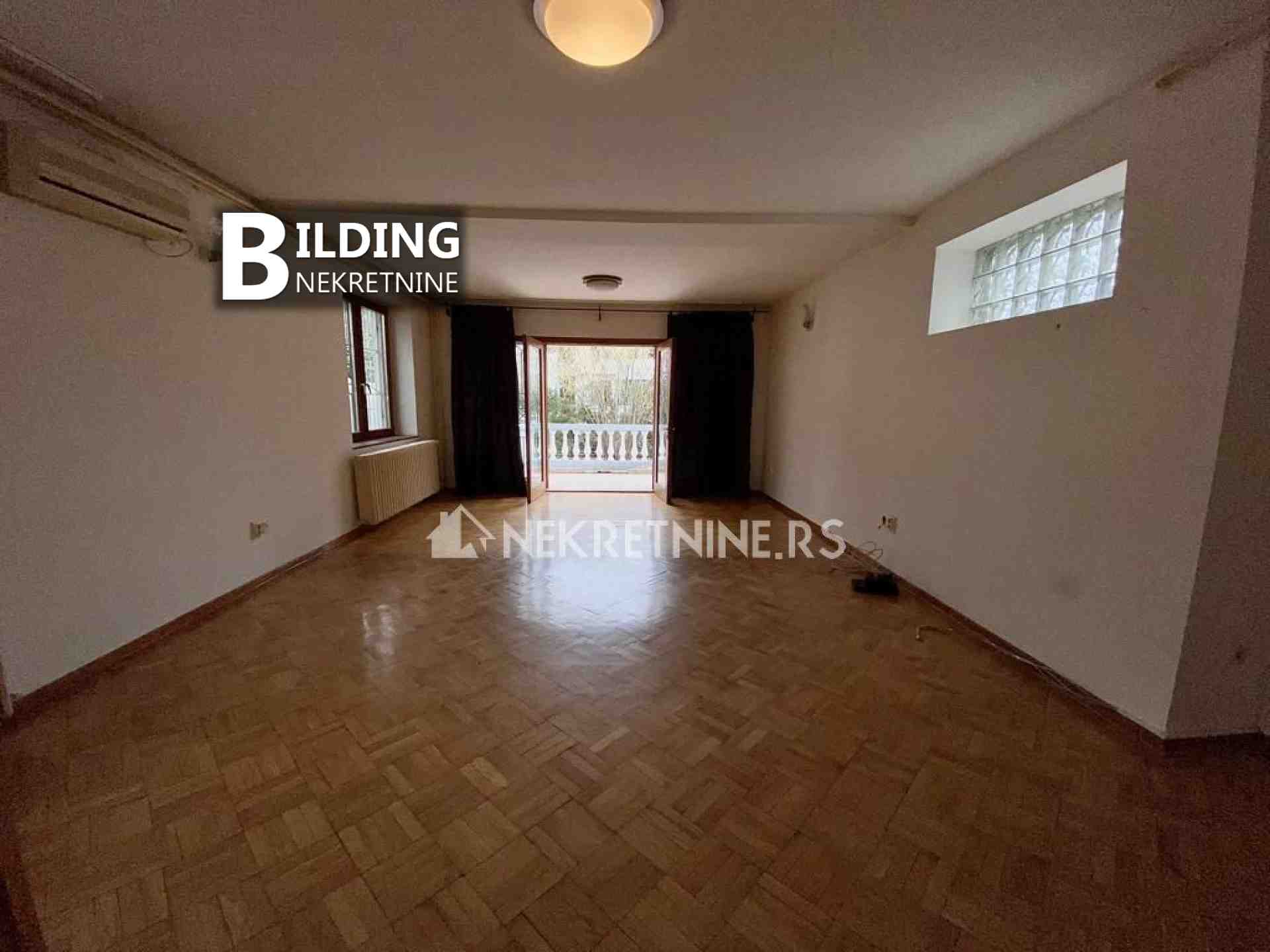 Dedinje, kuća, prazna, garaža ID#17661 2.100 €