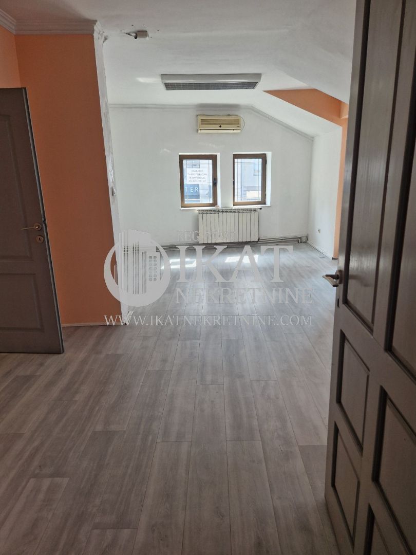 Dimitrija Tucovića - Lokal + poslovni prostor 300m2 ID#3728 2.600 €