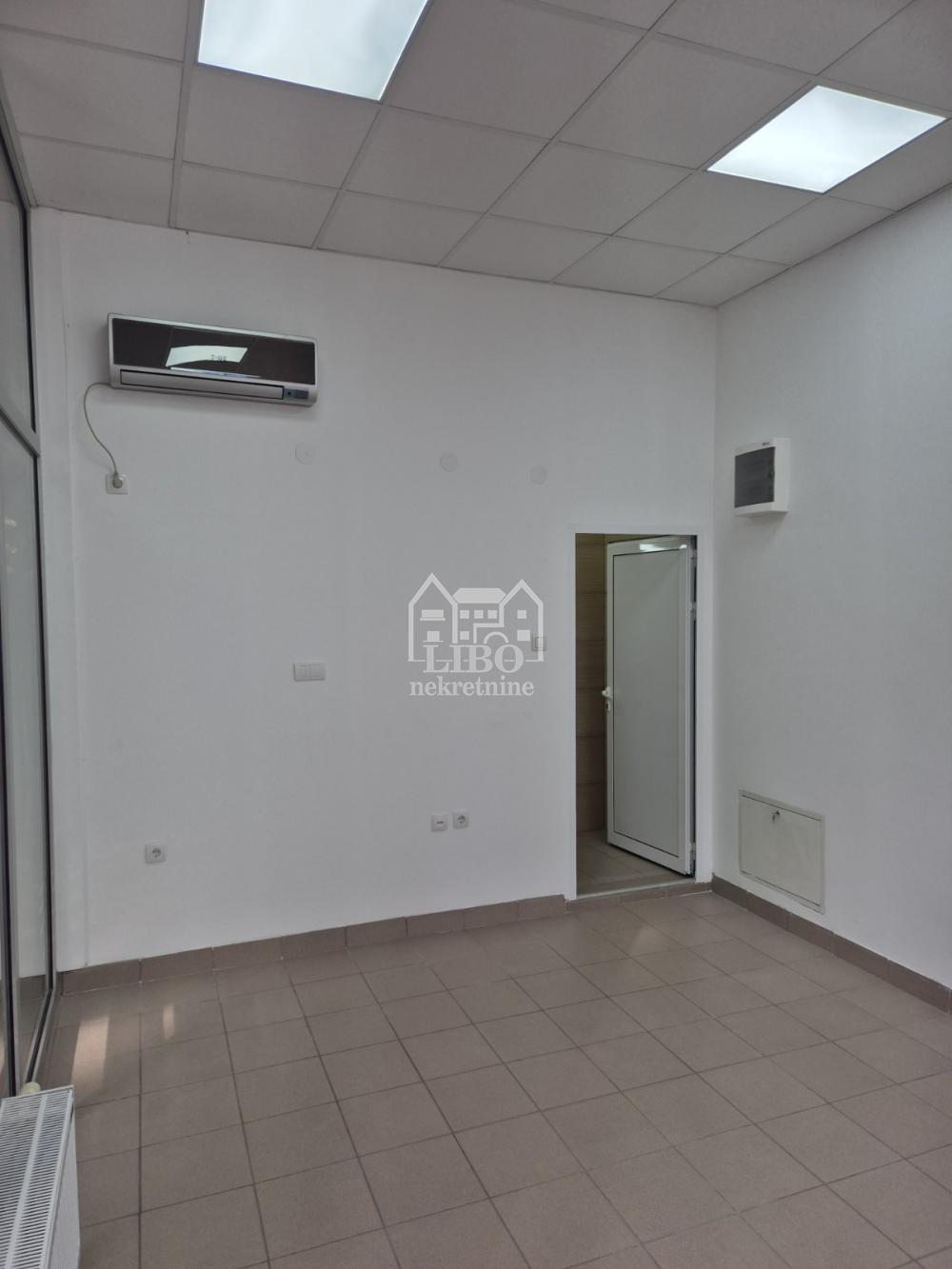 Lokal 20m2 u stambeno-poslovnoj zgadi na keju ID#2160 230 €