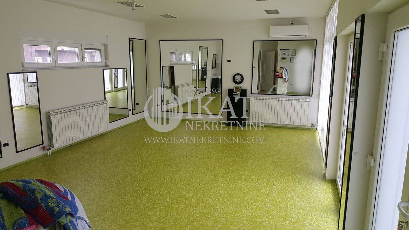 Poslovni prostor na Altini, 75m2 ID#3379 650 €