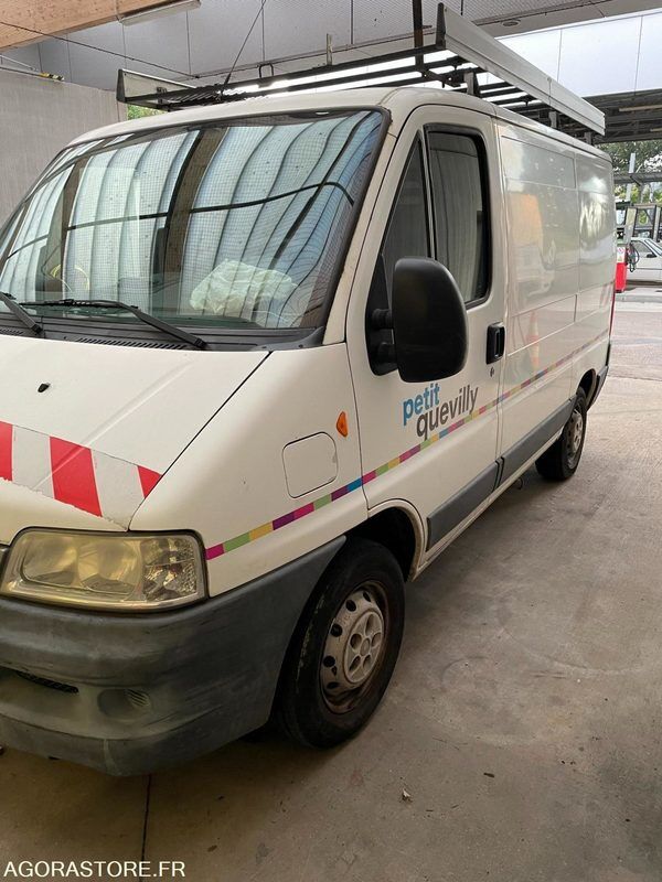 Prodaje se FIAT DUCATO minibus furgon na aukciji