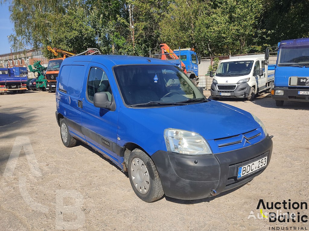 Prodaje se Citroen Berlingo laki furgon na aukciji