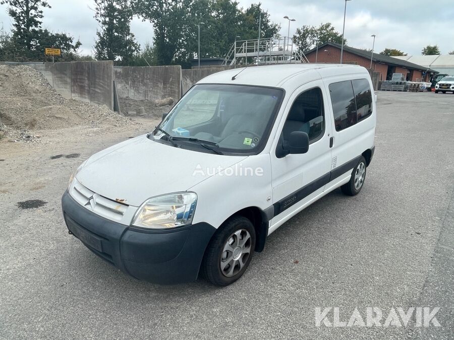 Prodaje se Citroen Berlingo laki furgon na aukciji