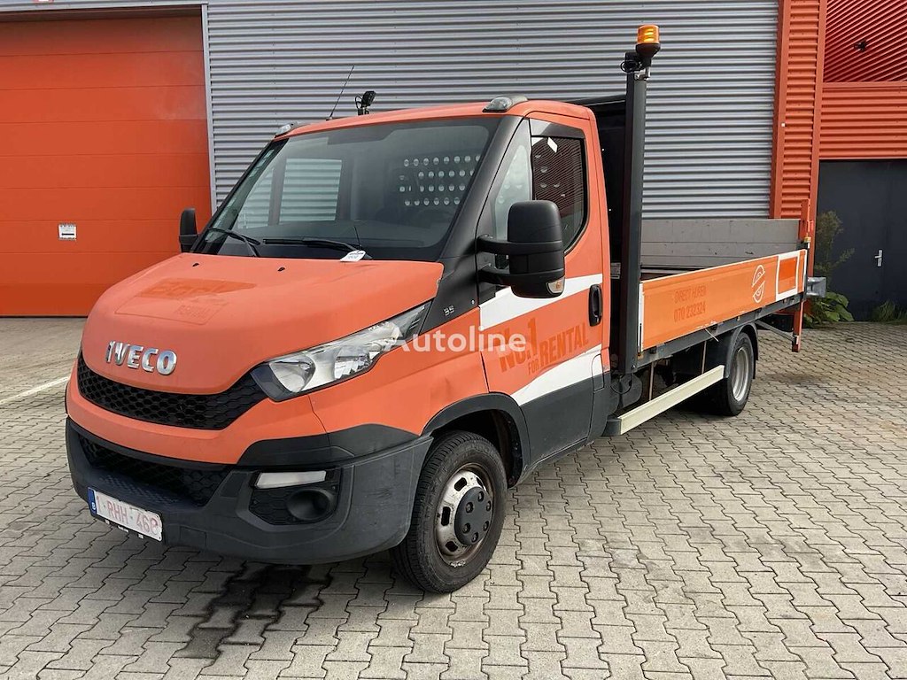 Prodaje se IVECO Daily 35 kamion s ravnom platformom < 3.5t na aukciji