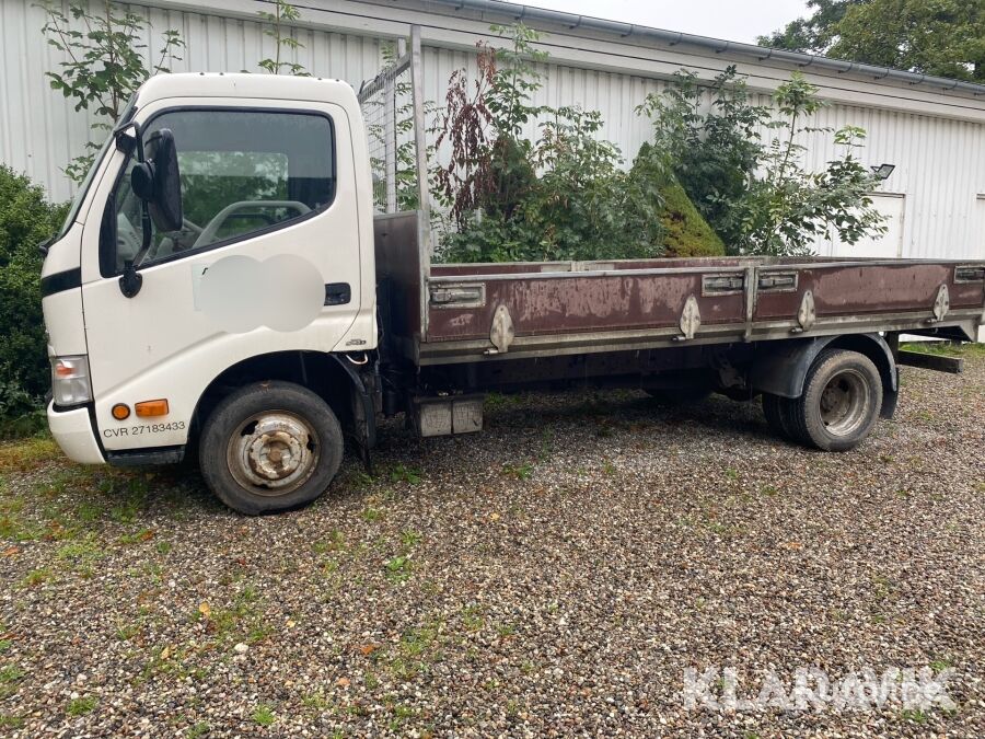 Prodaje se Toyota Dyna 150 3,0 d4D s cab kamion s ravnom platformom < 3.5t na aukciji