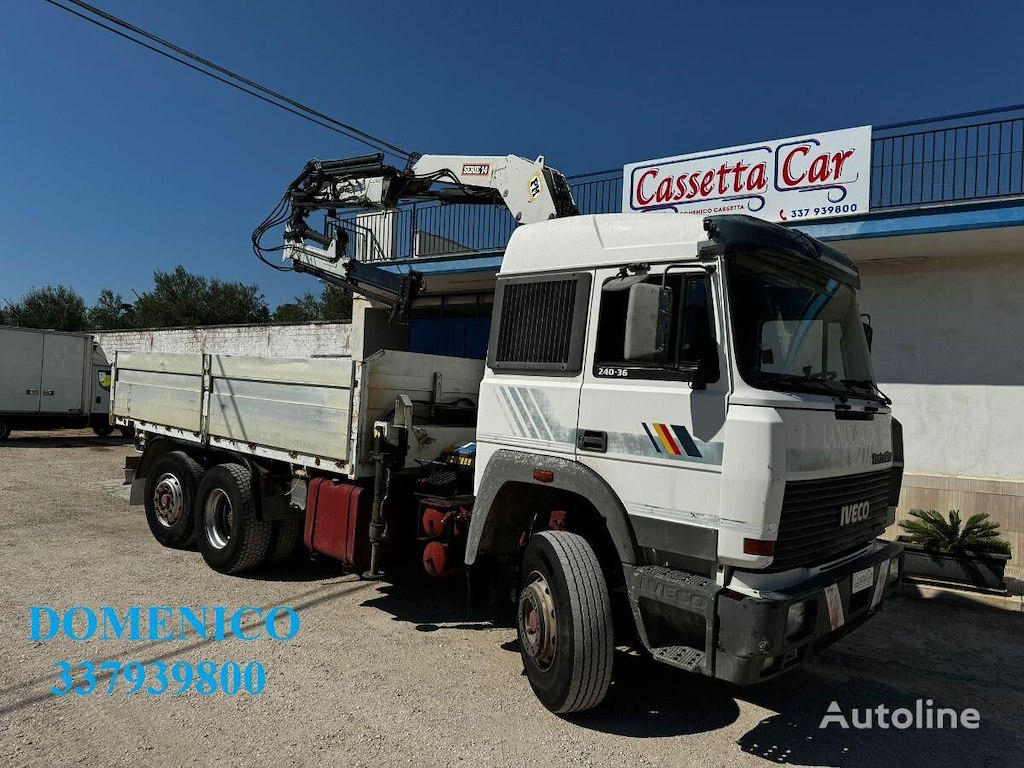 IVECO FIAT 240.36 CON CASSONE FISSO+GRU kamion s ravnom platformom < 3.5t