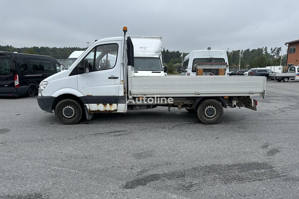 Prodaje se Mercedes-Benz Sprinter kamion s ravnom platformom < 3.5t na aukciji